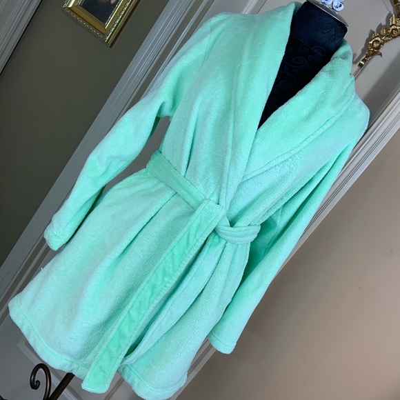 Secret Treasures | Intimates & Sleepwear | Secret Treasures Robe 46 ...